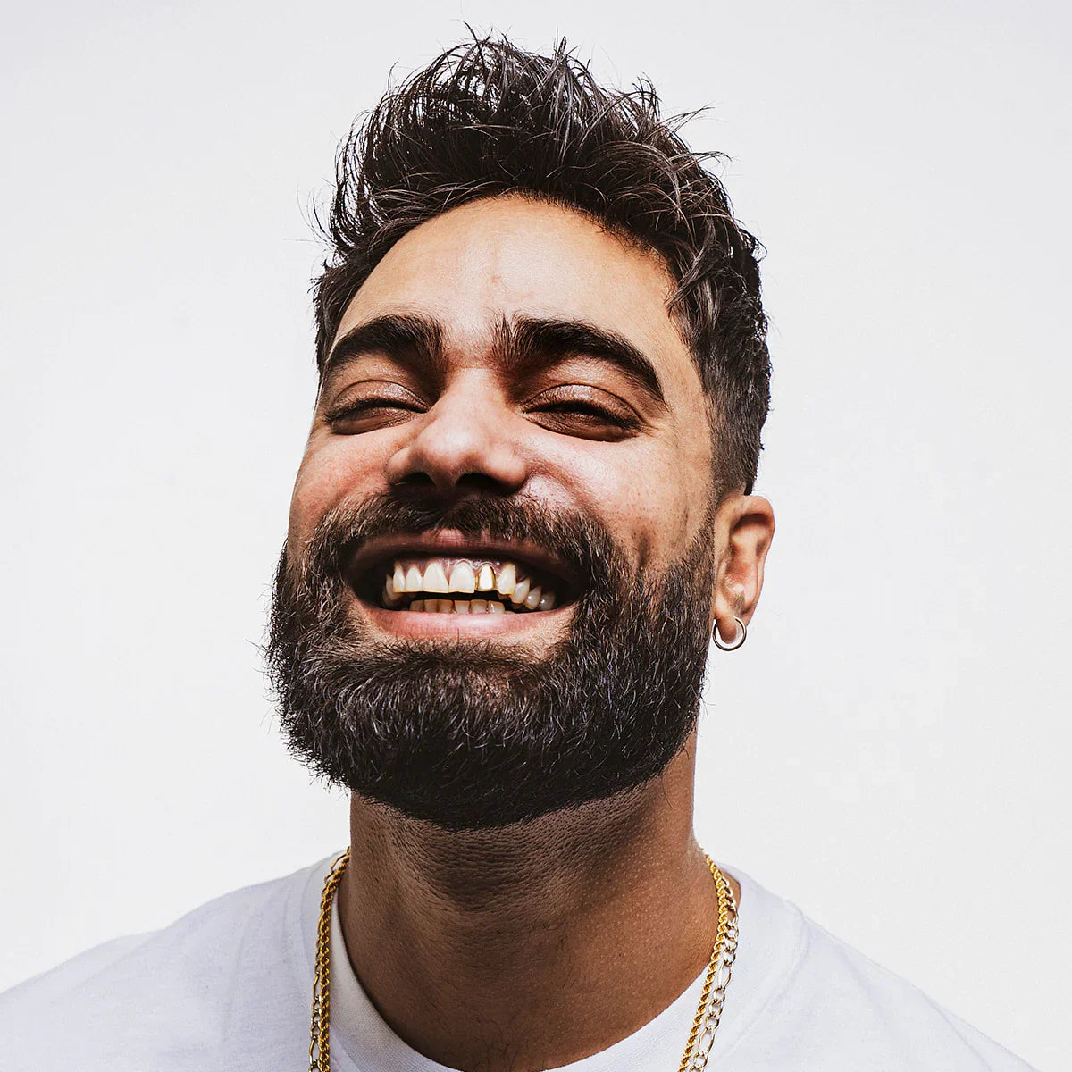 Metro Man Reuzel: Icon in Men's Grooming and Hair Care